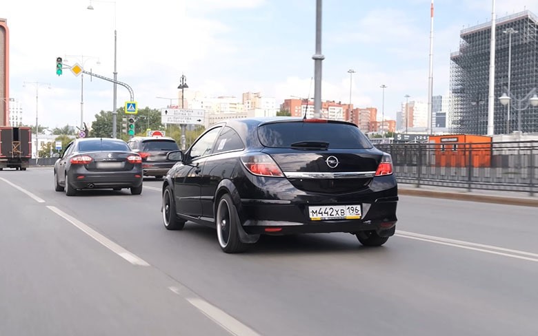Стоит ли покупать Opel Astra H: обзор от автоподборщика