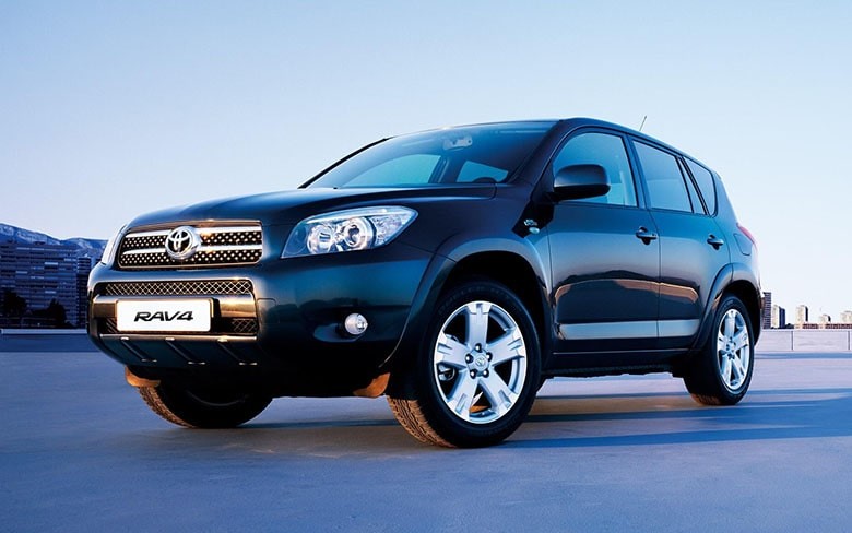 И стар и млад: все поколения Рав 4